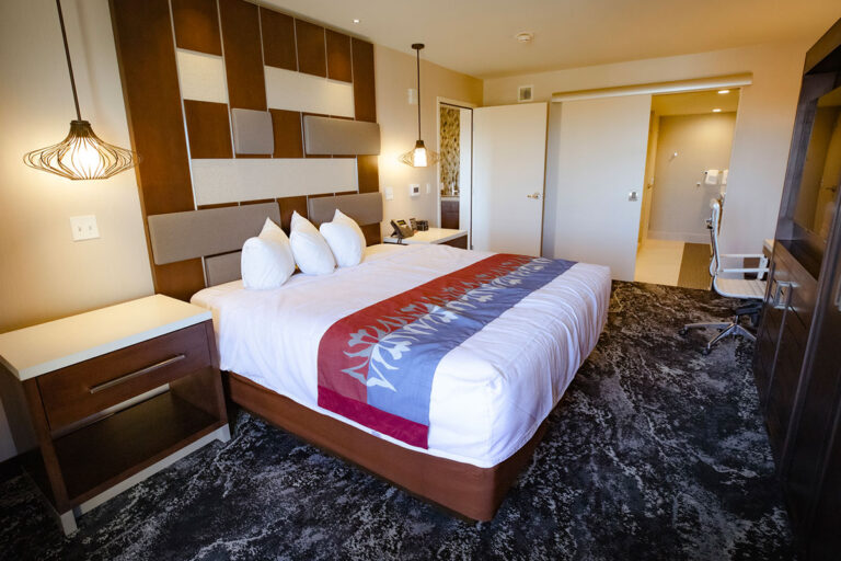 Prairie Band Casino & Resort: Luxury Hotel Rooms
